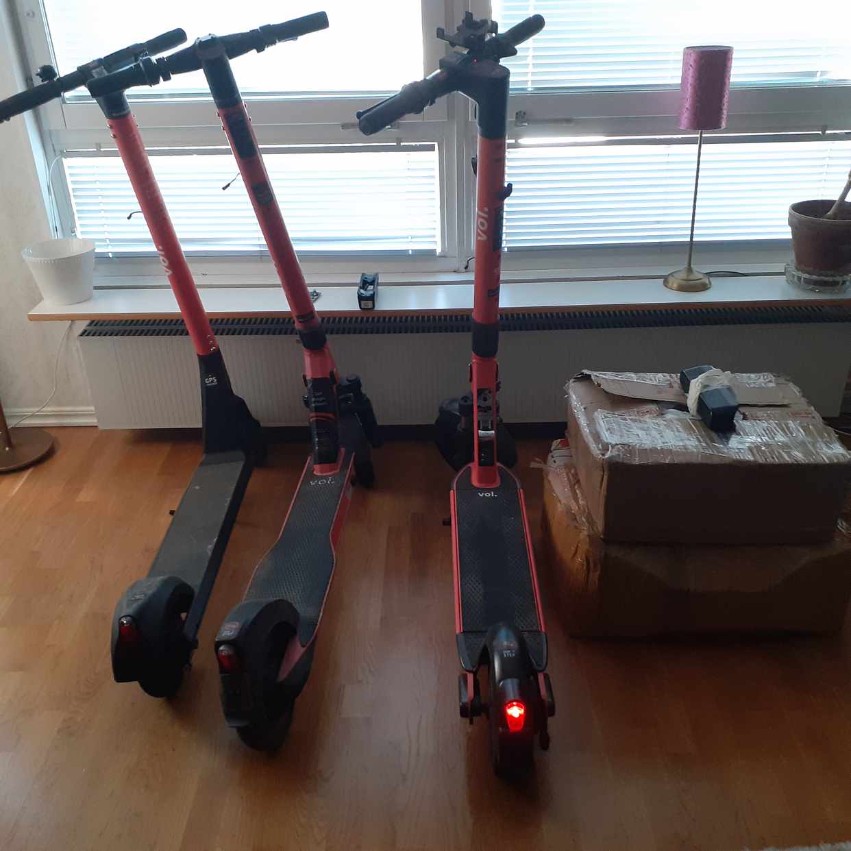 Moving 3 electric scooter - - Tiptapp