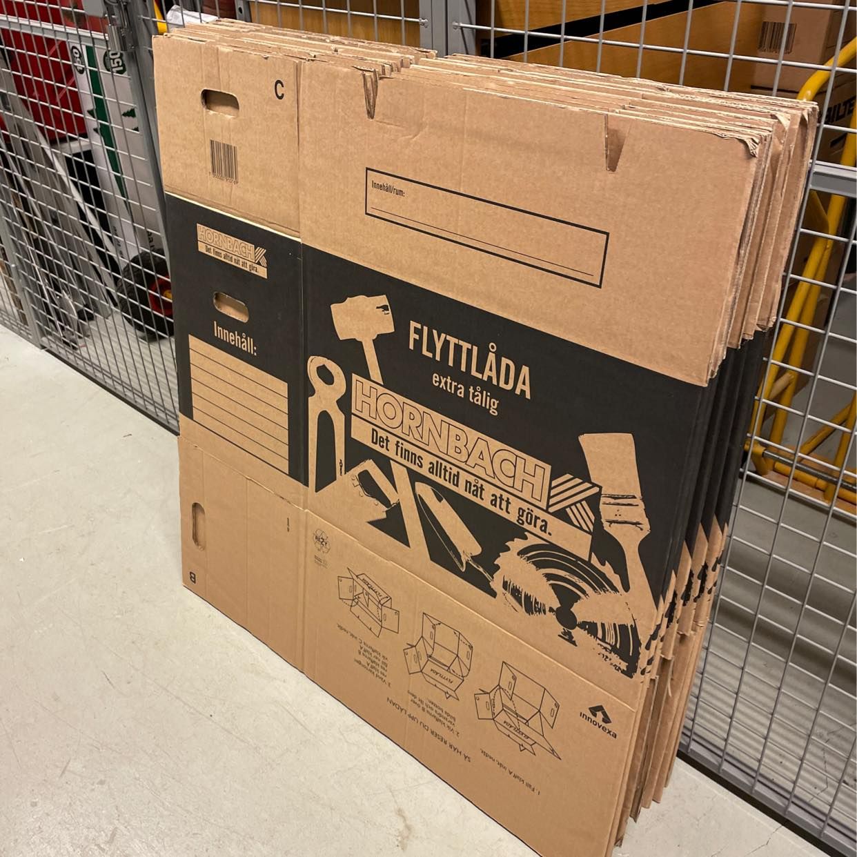 Hämta flyttkartonger - Danderyd - Tiptapp
