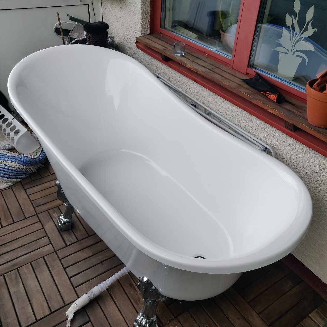 Flytt av ett badkar - - Tiptapp