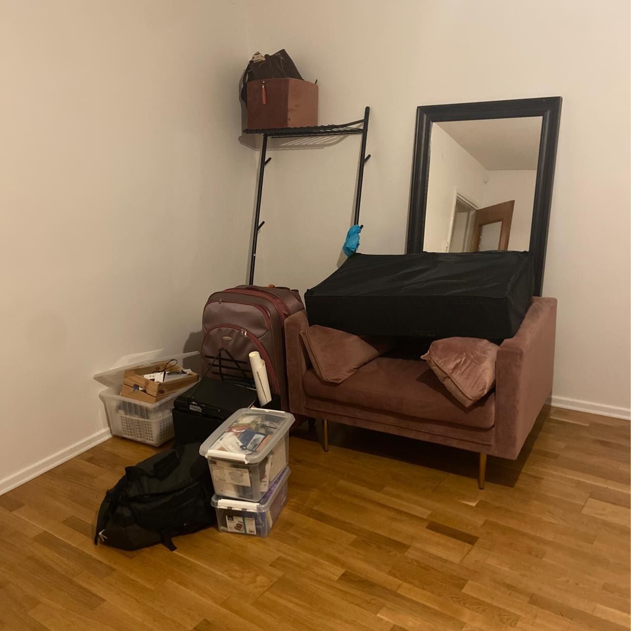 Flytt av möbler och fåtöl - - Tiptapp