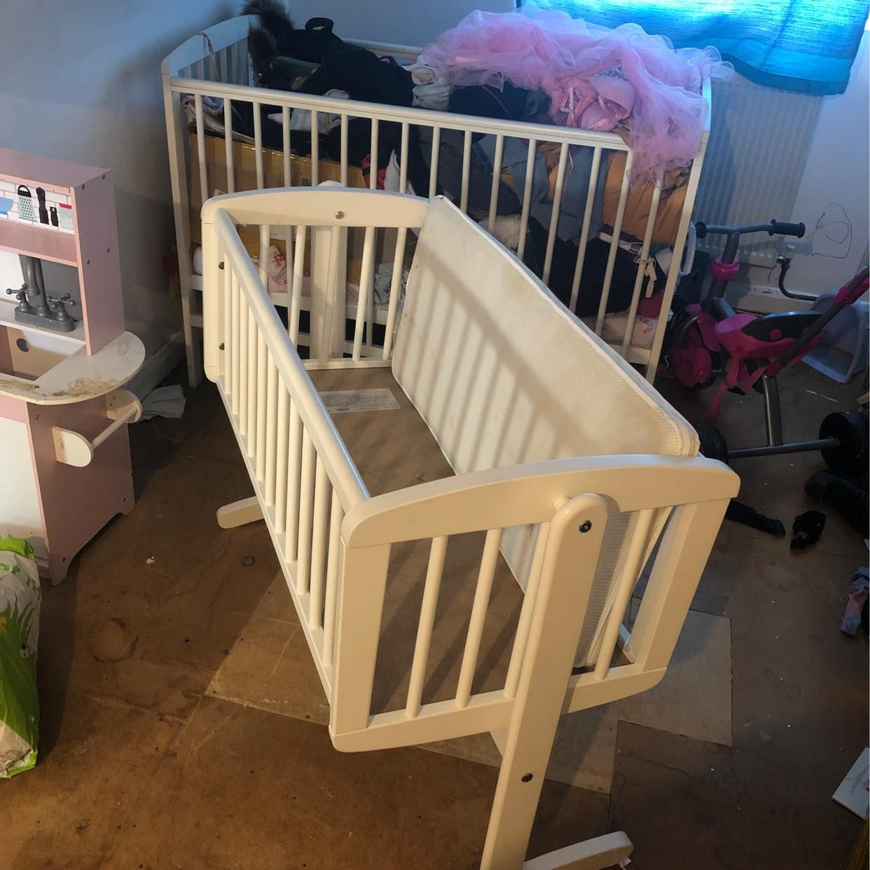 Buggies/ random furniture - Thornton Heath - Tiptapp