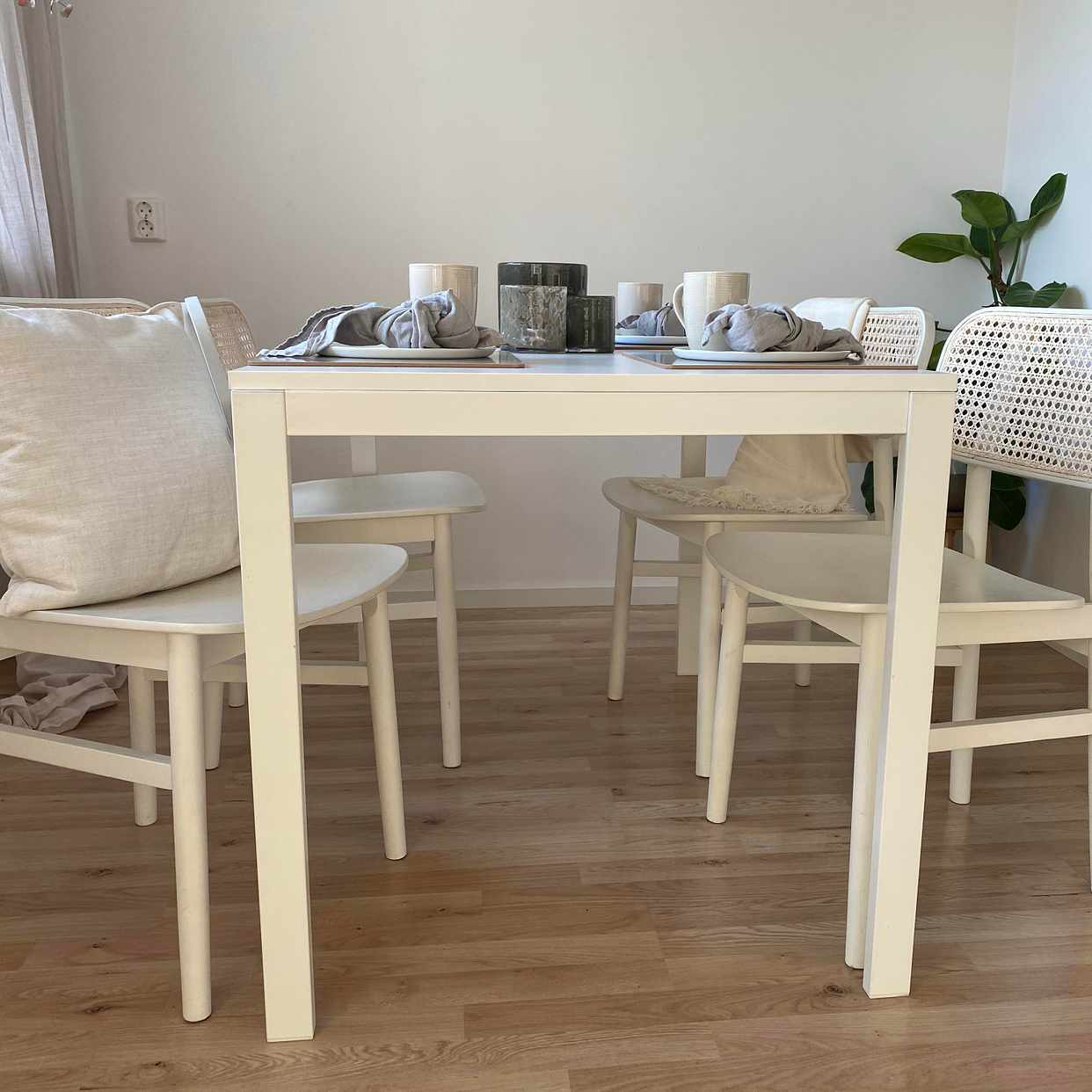 Litet matbord 120x70 - - Tiptapp