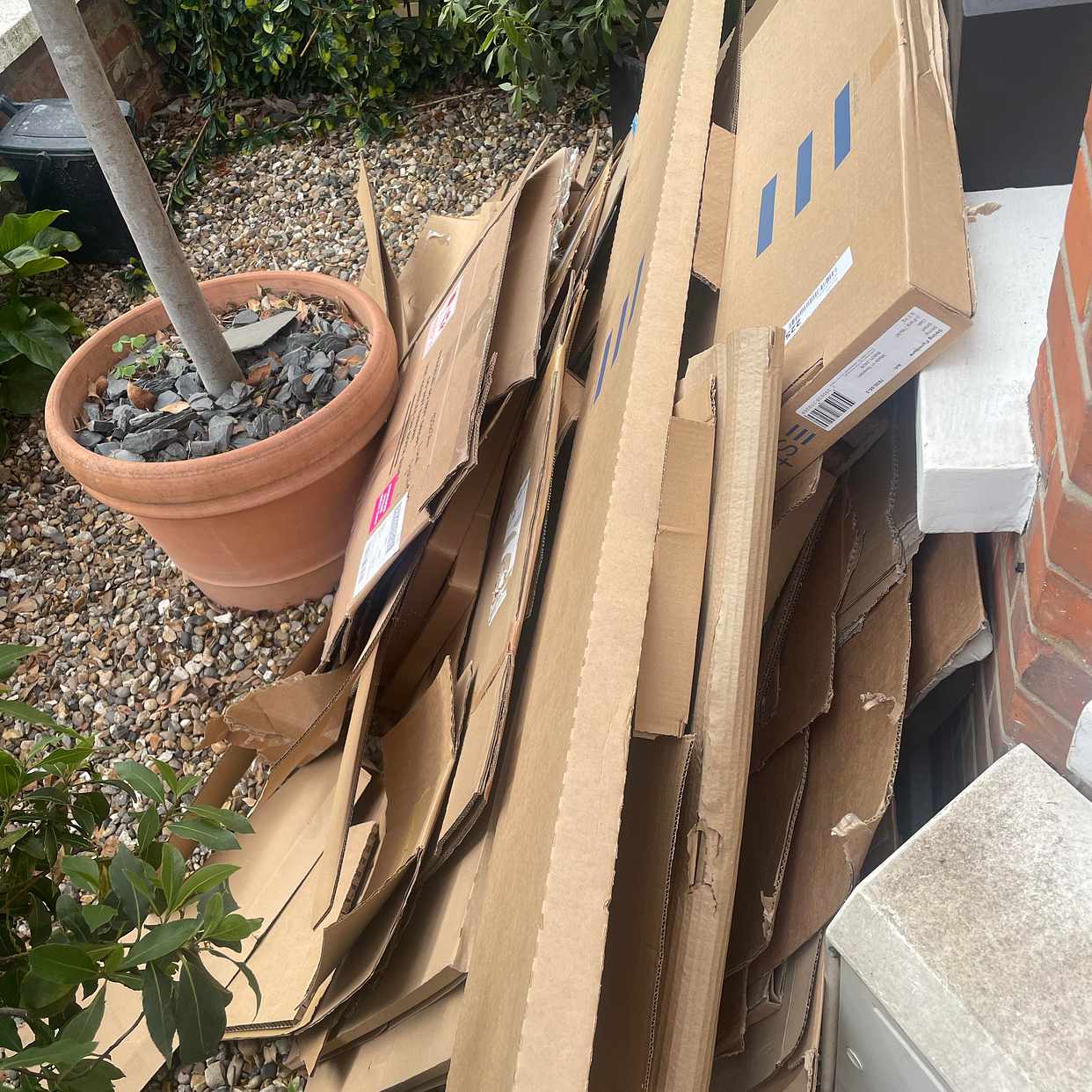 Cardboard disposal - London - Tiptapp